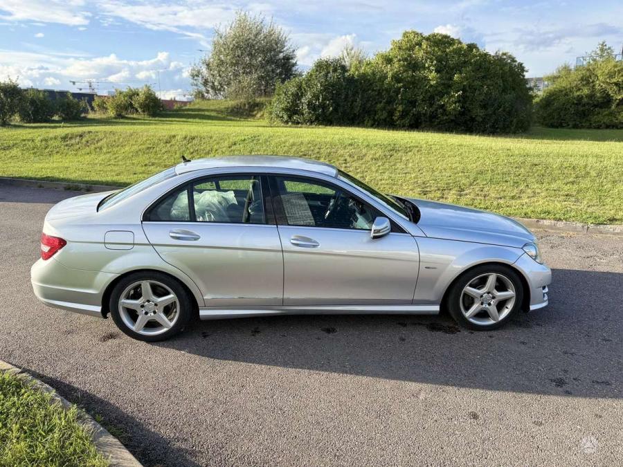 Pelēks Mercedes-Benz C 250 2011 Viļņa, ar dzinēja tilpumu 2.14 L un nobraukumu 253 tūkst. km par 7500 €, foto 7 vietnē AUTOMOTO.COM.LV