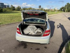 Pelēks Mercedes-Benz C 250 2011 Viļņa, ar dzinēja tilpumu 2.14 L un nobraukumu 253 tūkst. km par 7500 €, foto 9 vietnē AUTOMOTO.COM.LV