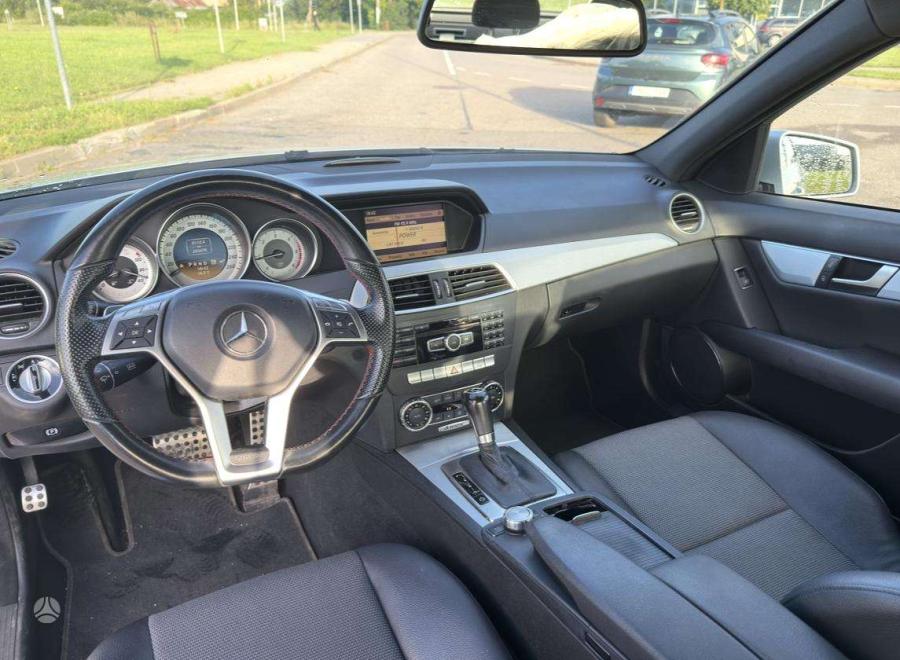 Pelēks Mercedes-Benz C 250 2011 Viļņa, ar dzinēja tilpumu 2.14 L un nobraukumu 253 tūkst. km par 7500 €, foto 12 vietnē AUTOMOTO.COM.LV