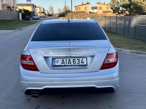 Pelēks Mercedes-Benz C 250 2012 Viļņa, ar dzinēja tilpumu 2.14 L un nobraukumu 320 tūkst. km par 7350 €, foto 6 vietnē AUTOMOTO.COM.LV