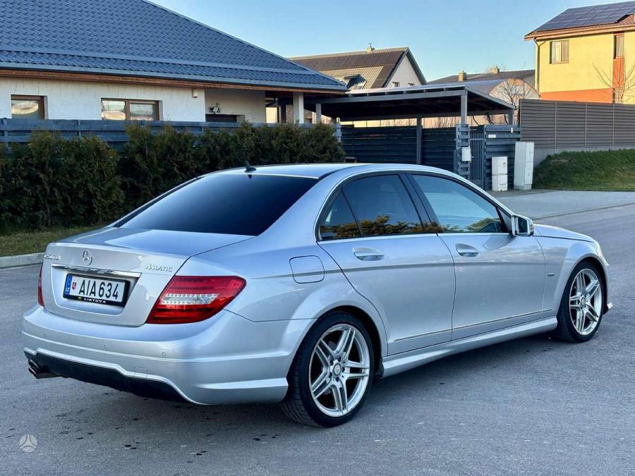 Pelēks Mercedes-Benz C 250 2012 Viļņa, ar dzinēja tilpumu 2.14 L un nobraukumu 320 tūkst. km par 7350 €, foto 7 vietnē AUTOMOTO.COM.LV