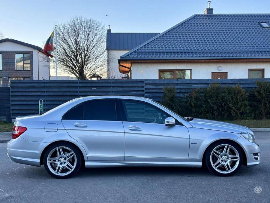 Pelēks Mercedes-Benz C 250 2012 Viļņa, ar dzinēja tilpumu 2.14 L un nobraukumu 320 tūkst. km par 7350 €, foto 8 vietnē AUTOMOTO.COM.LV