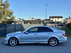 Grey Mercedes-Benz C 250 2012 in Vilnius, with an engine capacity of 2.14 L and mileage of 320 thousand km for 8200 €, photo 2 on AUTOMOTO.COM.LV