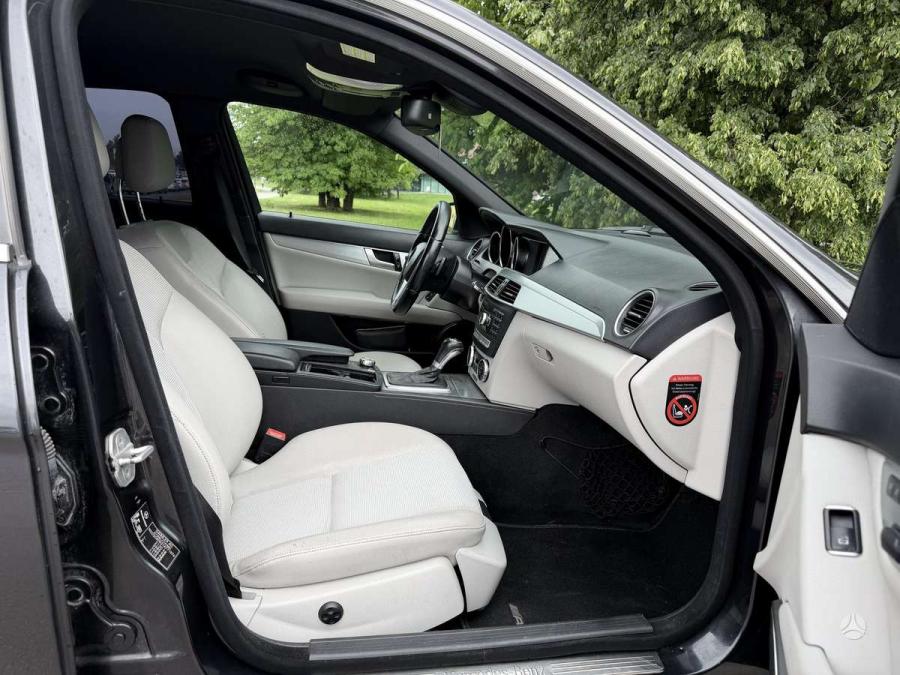 Pelēks Mercedes-Benz C 250 2012 Kauņa, ar dzinēja tilpumu 2.14 L un nobraukumu 312 tūkst. km par 8500 €, foto 19 vietnē AUTOMOTO.COM.LV