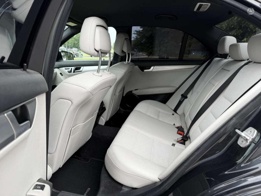 Pelēks Mercedes-Benz C 250 2012 Kauņa, ar dzinēja tilpumu 2.14 L un nobraukumu 312 tūkst. km par 8500 €, foto 20 vietnē AUTOMOTO.COM.LV