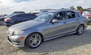 Pelēks Mercedes-Benz C 250 2012 Viļņa, ar dzinēja tilpumu 1.80 L un nobraukumu 291 tūkst. km par 3500 €, foto  vietnē AUTOMOTO.COM.LV