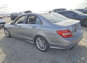 Pelēks Mercedes-Benz C 250 2012 Viļņa, ar dzinēja tilpumu 1.80 L un nobraukumu 291 tūkst. km par 3500 €, foto 3 vietnē AUTOMOTO.COM.LV