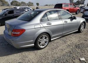 Pelēks Mercedes-Benz C 250 2012 Viļņa, ar dzinēja tilpumu 1.80 L un nobraukumu 291 tūkst. km par 3500 €, foto 4 vietnē AUTOMOTO.COM.LV