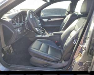 Pelēks Mercedes-Benz C 250 2012 Viļņa, ar dzinēja tilpumu 1.80 L un nobraukumu 291 tūkst. km par 3500 €, foto 5 vietnē AUTOMOTO.COM.LV
