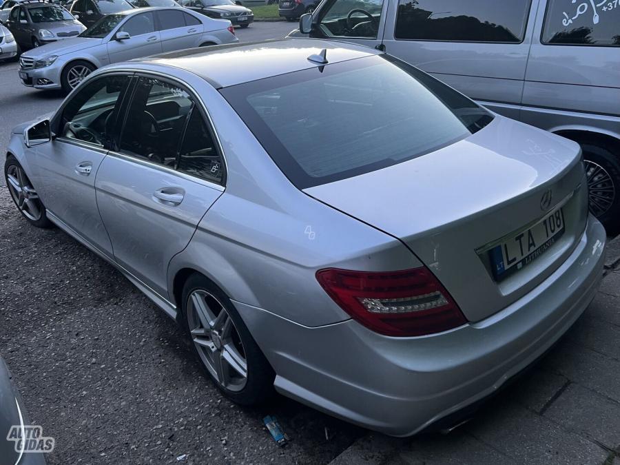 Grey Mercedes-Benz C 250 2013 in Vilnius, with an engine capacity of 1.80 L and mileage of 320 thousand km for 3500 €, photo 4 on AUTOMOTO.COM.LV