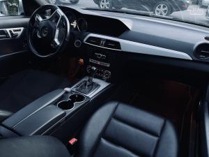 Grey Mercedes-Benz C 250 2013 in Vilnius, with an engine capacity of 1.80 L and mileage of 320 thousand km for 3500 €, photo 6 on AUTOMOTO.COM.LV