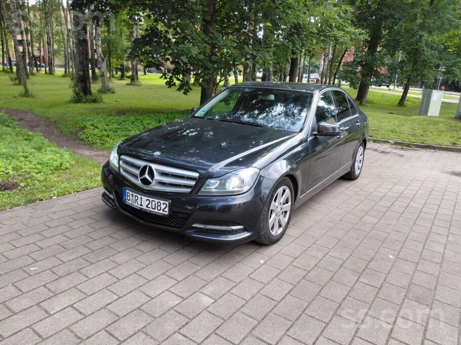 Grey Mercedes-Benz C 250 2013 in Riga, with an engine capacity of 2.50 L and mileage of 0 thousand km for 6950 €, photo 3 on AUTOMOTO.COM.LV