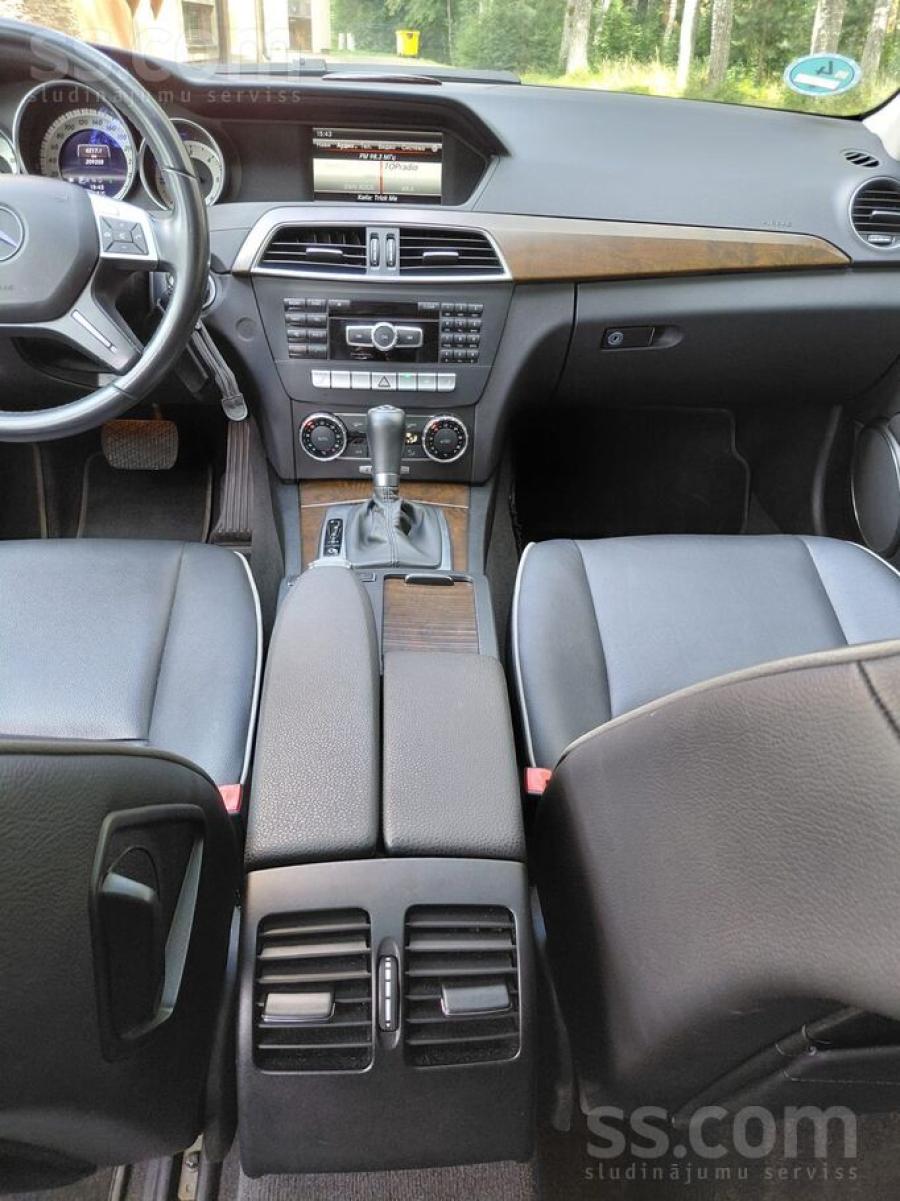 Grey Mercedes-Benz C 250 2013 in Riga, with an engine capacity of 2.50 L and mileage of 0 thousand km for 6950 €, photo 8 on AUTOMOTO.COM.LV