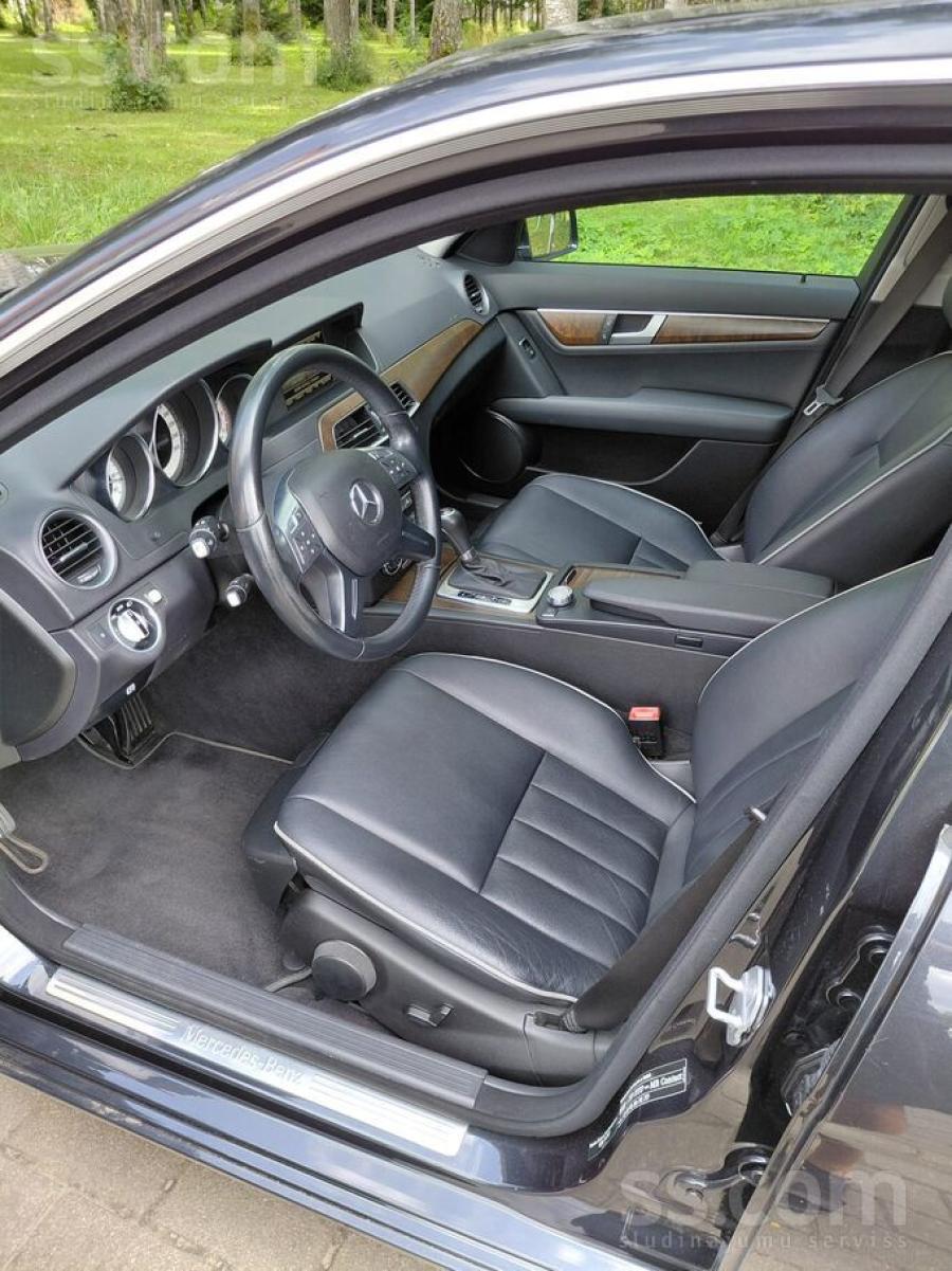 Grey Mercedes-Benz C 250 2013 in Riga, with an engine capacity of 2.50 L and mileage of 0 thousand km for 6950 €, photo 9 on AUTOMOTO.COM.LV