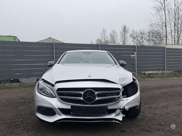 Grey Mercedes-Benz C 250 2017 in Kaunas, with an engine capacity of 2.00 L and mileage of 35 thousand km for 12950 €, photo 3 on AUTOMOTO.COM.LV