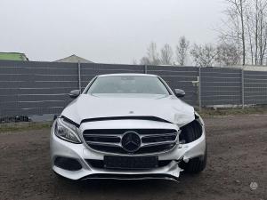 Grey Mercedes-Benz C 250 2017 in Kaunas, with an engine capacity of 2.00 L and mileage of 35 thousand km for 12950 €, photo 3 on AUTOMOTO.COM.LV