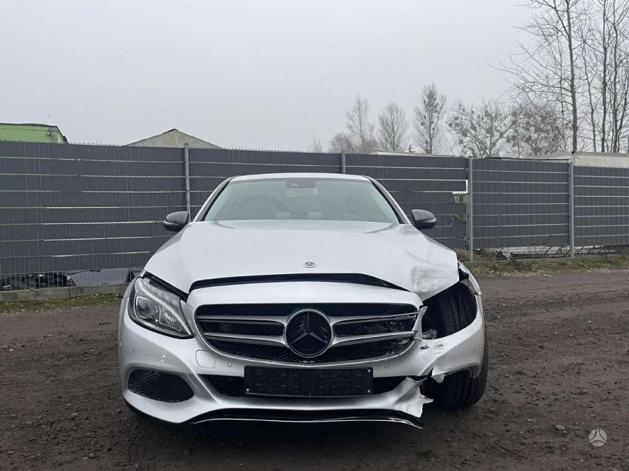 Grey Mercedes-Benz C 250 2017 in Kaunas, with an engine capacity of 2.00 L and mileage of 35 thousand km for 12950 €, photo 3 on AUTOMOTO.COM.LV