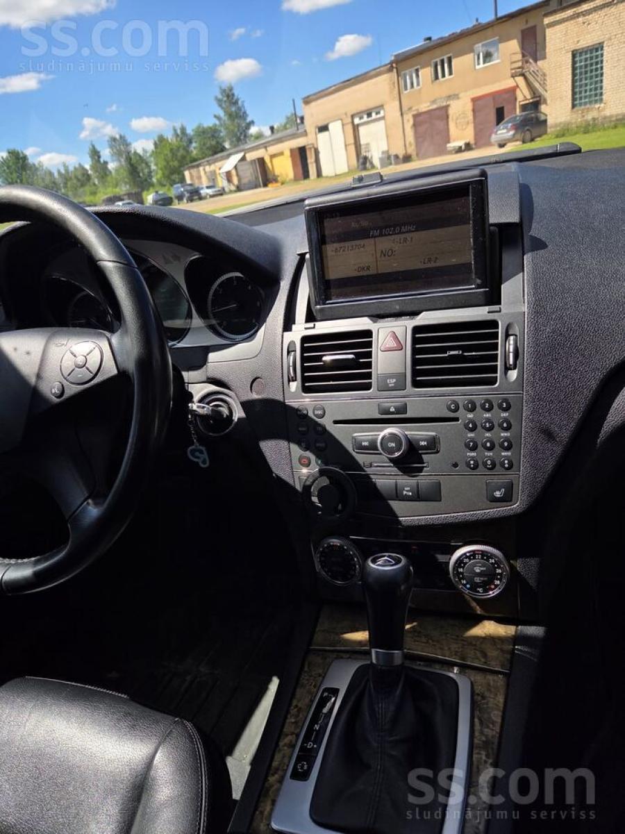 Pelēks Mercedes-Benz C 250 2009 Rīga, ar dzinēja tilpumu 2.20 L un nobraukumu 360 tūkst. km par 6400 €, foto 13 vietnē AUTOMOTO.COM.LV