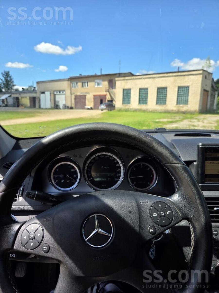 Pelēks Mercedes-Benz C 250 2009 Rīga, ar dzinēja tilpumu 2.20 L un nobraukumu 360 tūkst. km par 4500 €, foto 7 vietnē AUTOMOTO.COM.LV