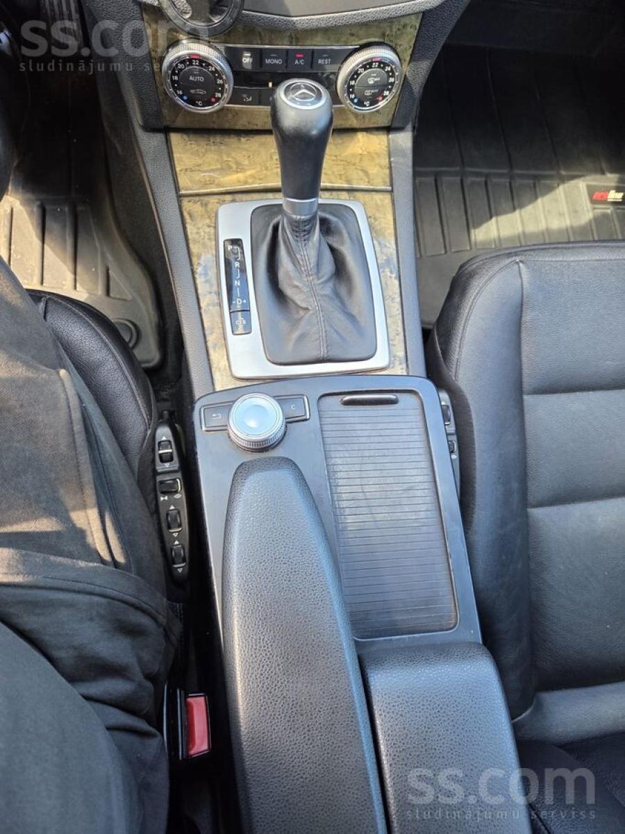 Pelēks Mercedes-Benz C 250 2009 Rīga, ar dzinēja tilpumu 2.20 L un nobraukumu 360 tūkst. km par 4500 €, foto 10 vietnē AUTOMOTO.COM.LV