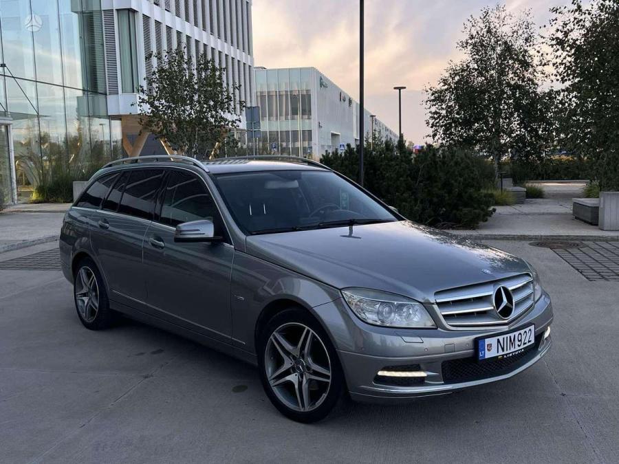 Grey Mercedes-Benz C 250 2010 in Vilnius, with an engine capacity of 2.14 L and mileage of 350 thousand km for 4200 €, photo 1 on AUTOMOTO.COM.LV