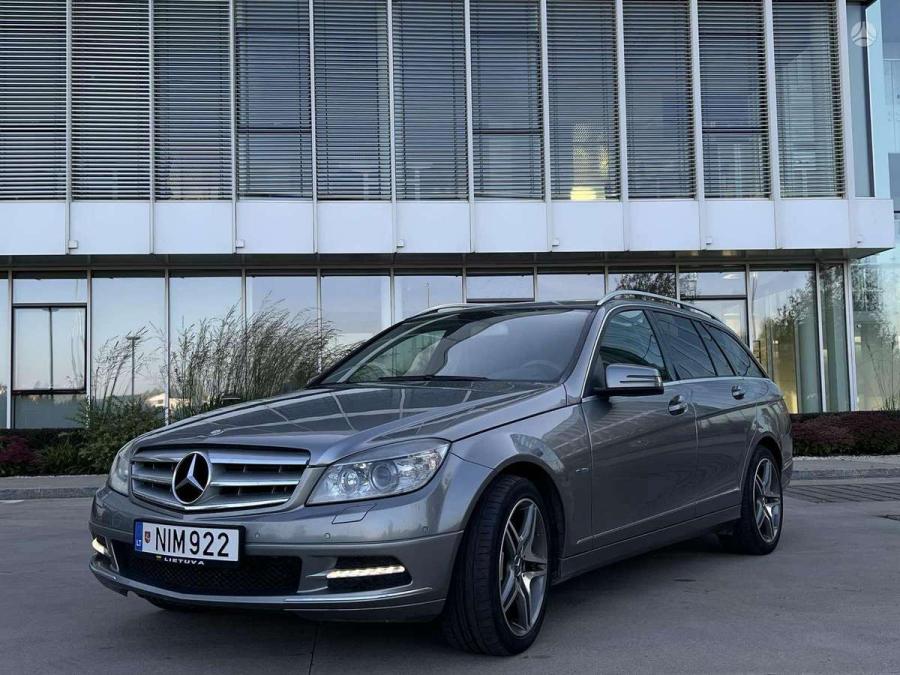 Grey Mercedes-Benz C 250 2010 in Vilnius, with an engine capacity of 2.14 L and mileage of 350 thousand km for 4200 €, photo 2 on AUTOMOTO.COM.LV
