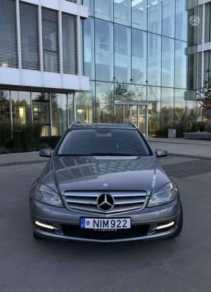 Grey Mercedes-Benz C 250 2010 in Vilnius, with an engine capacity of 2.14 L and mileage of 350 thousand km for 4200 €, photo 3 on AUTOMOTO.COM.LV