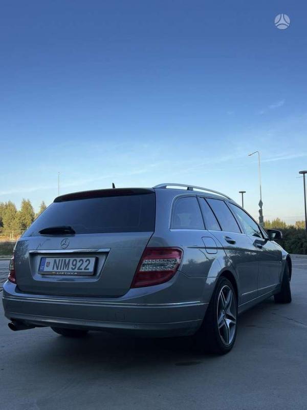 Grey Mercedes-Benz C 250 2010 in Vilnius, with an engine capacity of 2.14 L and mileage of 350 thousand km for 4200 €, photo 4 on AUTOMOTO.COM.LV