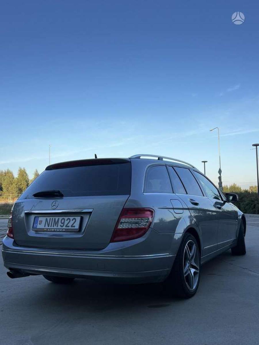 Grey Mercedes-Benz C 250 2010 in Vilnius, with an engine capacity of 2.14 L and mileage of 350 thousand km for 4200 €, photo 4 on AUTOMOTO.COM.LV