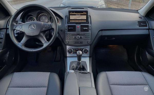 Grey Mercedes-Benz C 250 2010 in Vilnius, with an engine capacity of 2.14 L and mileage of 350 thousand km for 4200 €, photo 10 on AUTOMOTO.COM.LV