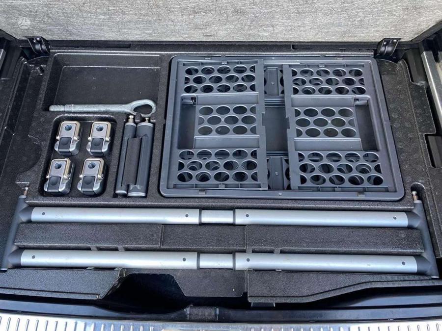 Grey Mercedes-Benz C 250 2010 in Vilnius, with an engine capacity of 2.14 L and mileage of 350 thousand km for 4200 €, photo 21 on AUTOMOTO.COM.LV