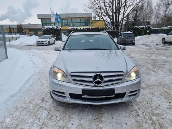 Grey Mercedes-Benz C 250 2010 in Kaunas, with an engine capacity of 2.00 L and mileage of 244 thousand km for 5200 €, photo 1 on AUTOMOTO.COM.LV