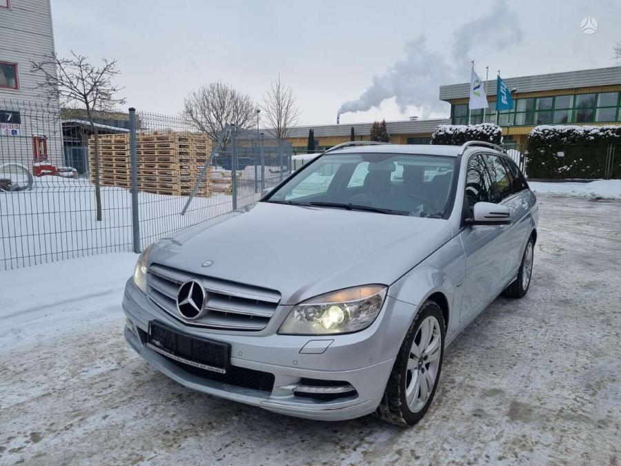 Pelēks Mercedes-Benz C 250 2010 Kauņa, ar dzinēja tilpumu 2.00 L un nobraukumu 244 tūkst. km par 5200 €, foto 3 vietnē AUTOMOTO.COM.LV