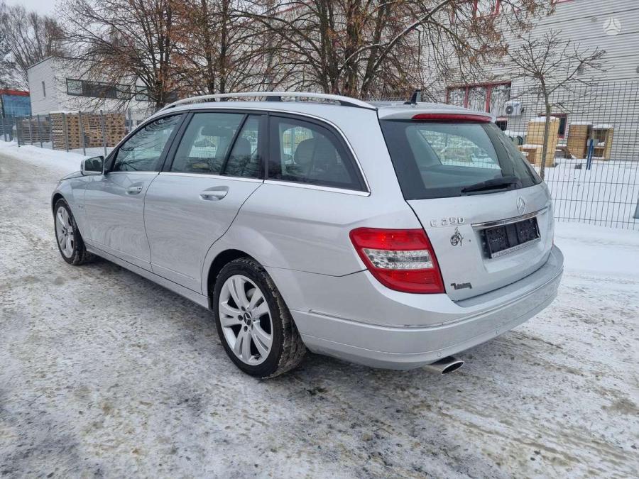 Pelēks Mercedes-Benz C 250 2010 Kauņa, ar dzinēja tilpumu 2.00 L un nobraukumu 244 tūkst. km par 5200 €, foto 4 vietnē AUTOMOTO.COM.LV