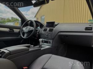 Серый Мерседес Ц 250 2010 в Тукумс, объемом двигателя 2.20 л и пробегом 270 тыс. км за 6600 €, фото 16 на AUTOMOTO.COM.LV