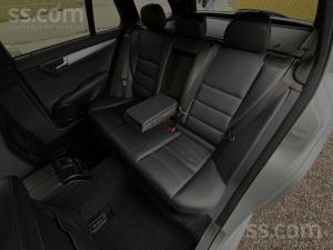 Серый Мерседес Ц 250 2010 в Тукумс, объемом двигателя 2.20 л и пробегом 270 тыс. км за 6600 €, фото 26 на AUTOMOTO.COM.LV