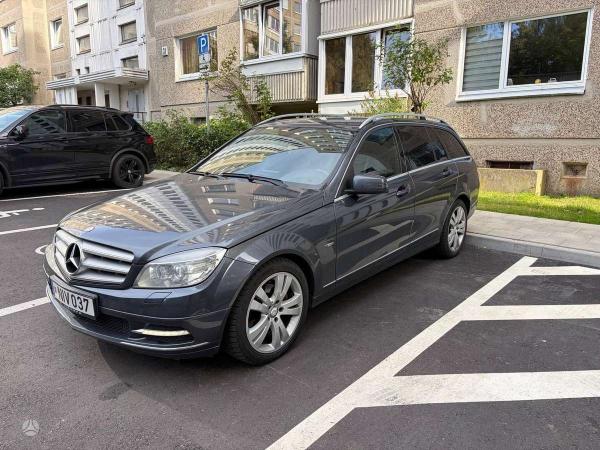 Pelēks Mercedes-Benz C 250 2010 Viļņa, ar dzinēja tilpumu 2.14 L un nobraukumu 269 tūkst. km par 3999 €, foto 1 vietnē AUTOMOTO.COM.LV