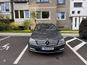 Grey Mercedes-Benz C 250 2010 in Vilnius, with an engine capacity of 2.14 L and mileage of 269 thousand km for 3999 €, photo 3 on AUTOMOTO.COM.LV