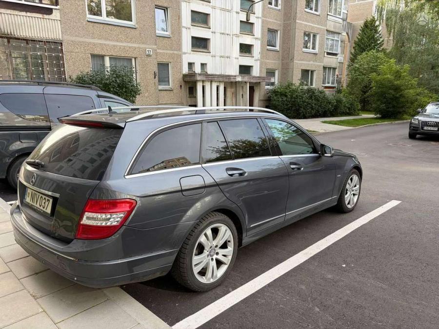 Grey Mercedes-Benz C 250 2010 in Vilnius, with an engine capacity of 2.14 L and mileage of 269 thousand km for 3999 €, photo 6 on AUTOMOTO.COM.LV
