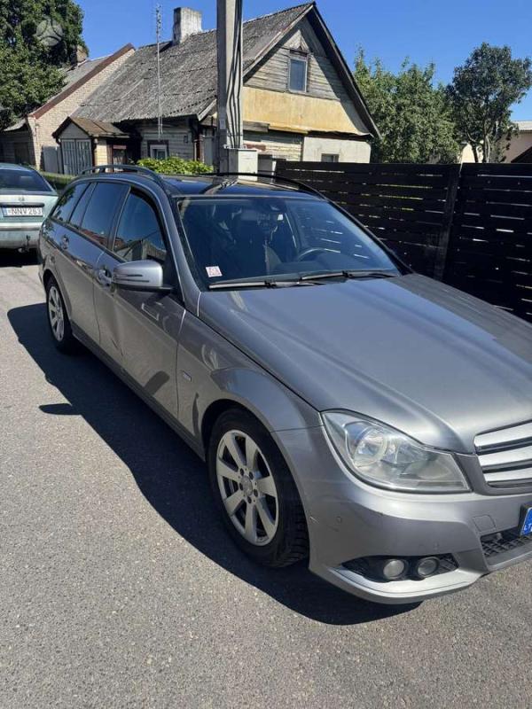 Pelēks Mercedes-Benz C 250 2011 Kauņa, ar dzinēja tilpumu 2.50 L un nobraukumu 556 tūkst. km par 2200 €, foto 3 vietnē AUTOMOTO.COM.LV