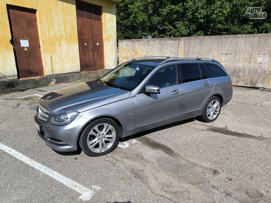 Grey Mercedes-Benz C 250 2011 in Siauliai, with an engine capacity of 2.10 L and mileage of 315 thousand km for 5200 €, photo 3 on AUTOMOTO.COM.LV