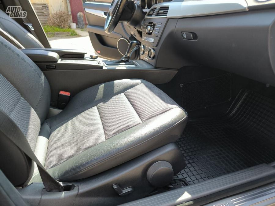 Grey Mercedes-Benz C 250 2011 in Siauliai, with an engine capacity of 2.10 L and mileage of 315 thousand km for 5200 €, photo 13 on AUTOMOTO.COM.LV