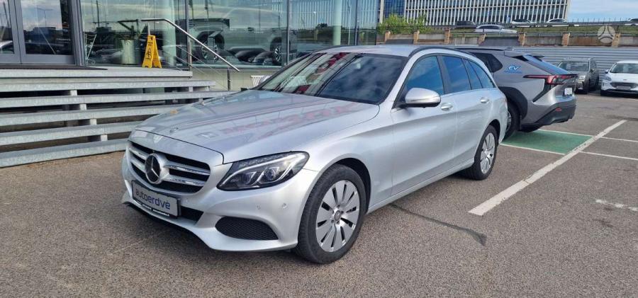 Pelēks Mercedes-Benz C 250 2015 Viļņa, ar dzinēja tilpumu 2.14 L un nobraukumu 252 tūkst. km par 12980 €, foto 2 vietnē AUTOMOTO.COM.LV