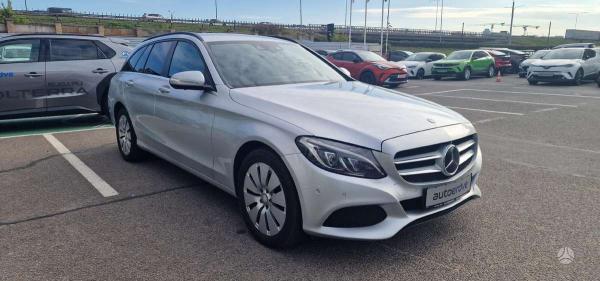 Pelēks Mercedes-Benz C 250 2015 Viļņa, ar dzinēja tilpumu 2.14 L un nobraukumu 252 tūkst. km par 12980 €, foto 3 vietnē AUTOMOTO.COM.LV