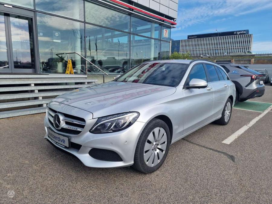 Grey Mercedes-Benz C 250 2015 in Vilnius, with an engine capacity of 2.14 L and mileage of 252 thousand km for 12980 €, photo 1 on AUTOMOTO.COM.LV
