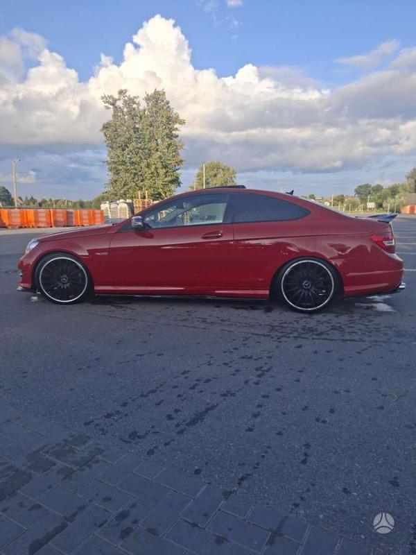 Sarkans Mercedes-Benz C 250 2012 Kalvarija, ar dzinēja tilpumu 1.80 L un nobraukumu 190 tūkst. km par 8000 €, foto 3 vietnē AUTOMOTO.COM.LV