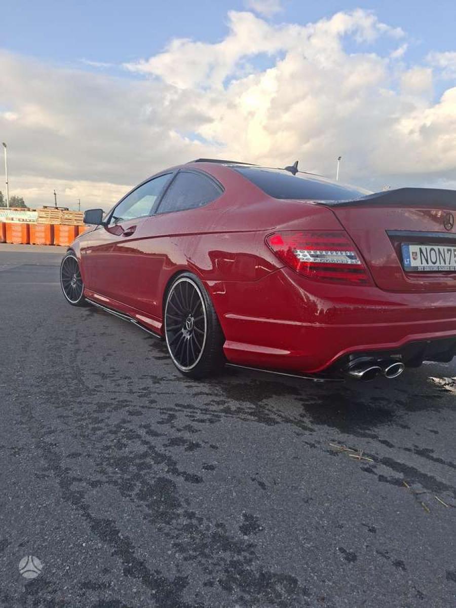 Sarkans Mercedes-Benz C 250 2012 Kalvarija, ar dzinēja tilpumu 1.80 L un nobraukumu 190 tūkst. km par 8000 €, foto 4 vietnē AUTOMOTO.COM.LV