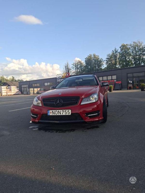 Sarkans Mercedes-Benz C 250 2012 Kalvarija, ar dzinēja tilpumu 1.80 L un nobraukumu 190 tūkst. km par 8000 €, foto 5 vietnē AUTOMOTO.COM.LV
