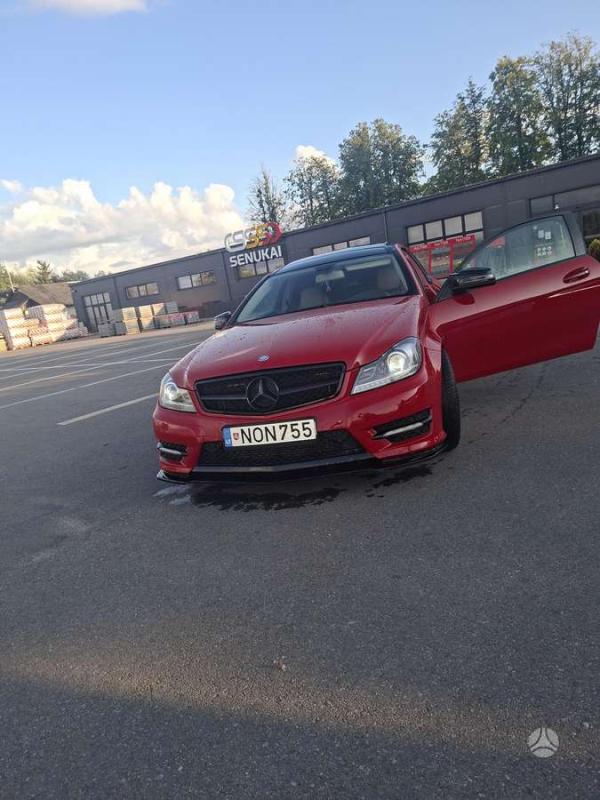 Sarkans Mercedes-Benz C 250 2012 Kalvarija, ar dzinēja tilpumu 1.80 L un nobraukumu 190 tūkst. km par 8000 €, foto 6 vietnē AUTOMOTO.COM.LV