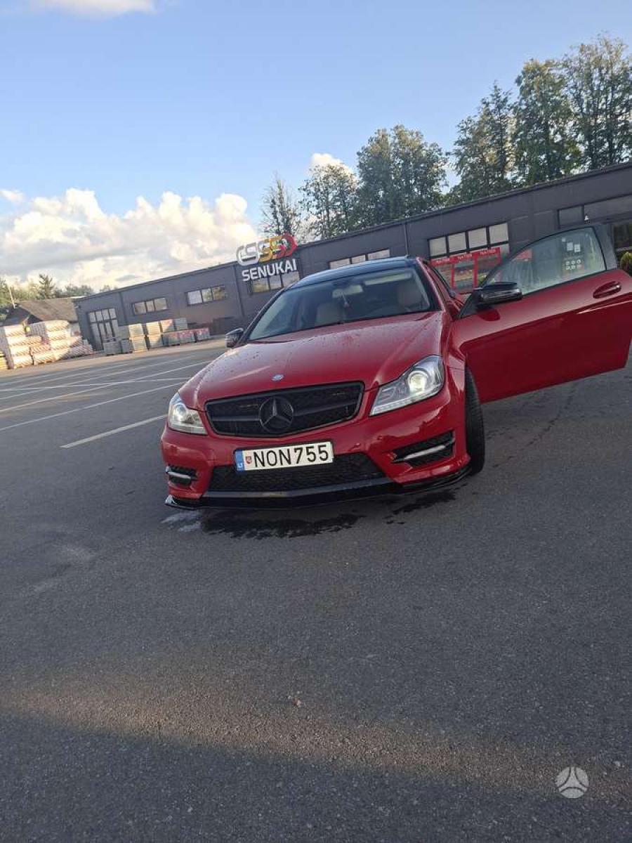 Sarkans Mercedes-Benz C 250 2012 Kalvarija, ar dzinēja tilpumu 1.80 L un nobraukumu 190 tūkst. km par 8000 €, foto 6 vietnē AUTOMOTO.COM.LV
